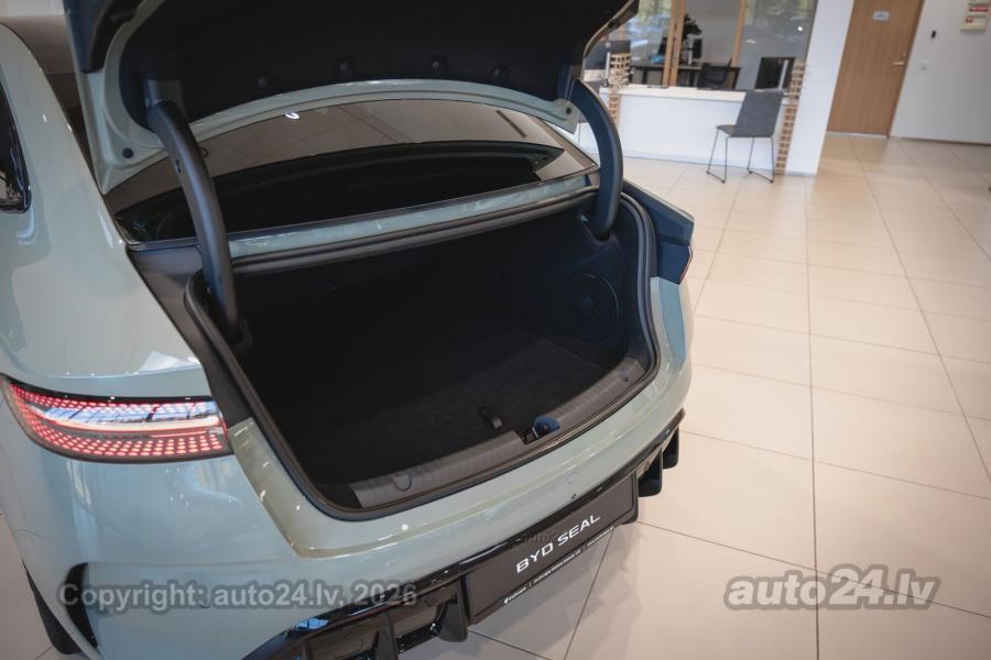 BYD Seal 2026 Tartu, ar dzinēja tilpumu 0.00 L un nobraukumu 13 tūkst. km par 44990 €, foto 8 vietnē AUTOMOTO.COM.LV