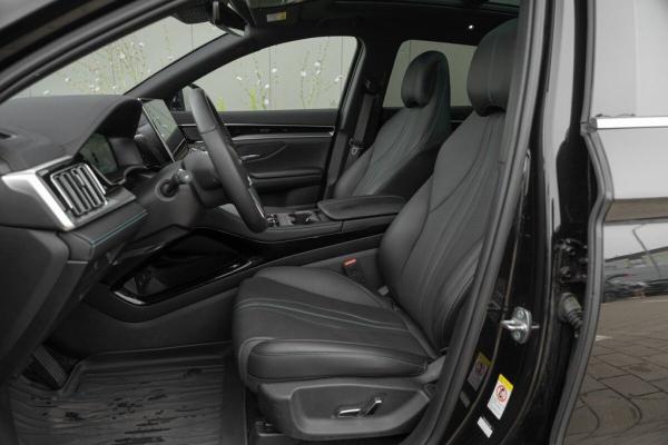 Black BYD Seal U 2025 in Vilnius, with an engine capacity of 0.00 L and mileage of 38 thousand km for 37000 €, photo 8 on AUTOMOTO.COM.LV