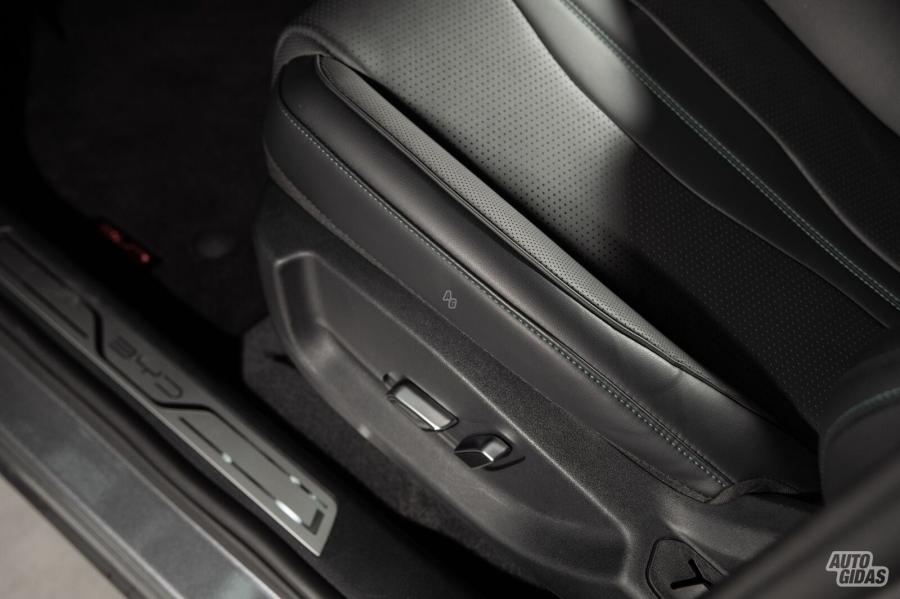 Melns BYD Seal U 2025 Kauņa, ar dzinēja tilpumu 1.50 L un nobraukumu 25 tūkst. km par 37992 €, foto 12 vietnē AUTOMOTO.COM.LV