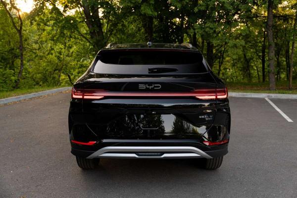 Melns BYD Seal U 2026 Kauņa, ar dzinēja tilpumu 1.50 L un nobraukumu 0 tūkst. km par 39000 €, foto 5 vietnē AUTOMOTO.COM.LV