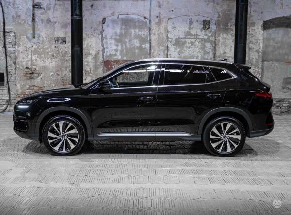 BYD Seal U 2026 Viļņa vietnē Melns BYD Seal U 2026 Viļņa, ar dzinēja tilpumu 1.50 L un nobraukumu 4 tūkst. km par 37000 €, foto 3 vietnē AUTOMOTO.COM.LV