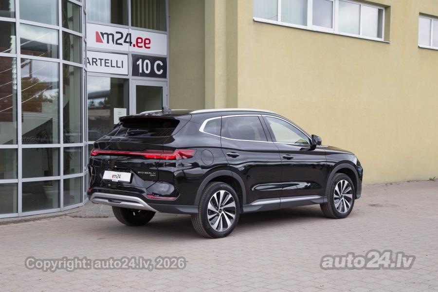Melns BYD Seal U 2025 Tallina, ar dzinēja tilpumu 1.50 L un nobraukumu 9 tūkst. km par 34990 €, foto 3 vietnē AUTOMOTO.COM.LV