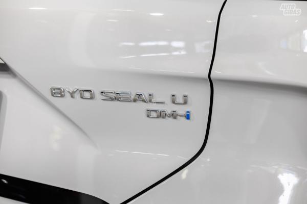 BYD Seal U 2025 Viļņa, ar dzinēja tilpumu 1.50 L un nobraukumu 16 tūkst. km par 38781 €, foto 9 vietnē AUTOMOTO.COM.LV