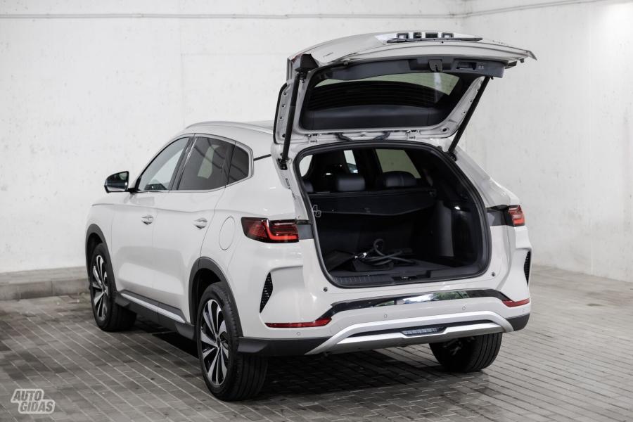 BYD Seal U 2025 Viļņa, ar dzinēja tilpumu 1.50 L un nobraukumu 16 tūkst. km par 38781 €, foto 38 vietnē AUTOMOTO.COM.LV
