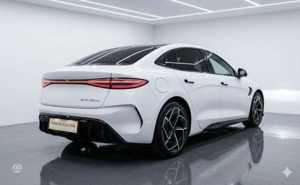 Balts BYD Seal 2024 Viļņa, ar dzinēja tilpumu 0.00 L un nobraukumu 42 tūkst. km par 32000 €, foto 4 vietnē AUTOMOTO.COM.LV