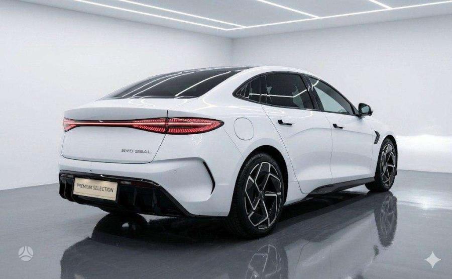 Balts BYD Seal 2024 Viļņa, ar dzinēja tilpumu 0.00 L un nobraukumu 42 tūkst. km par 32000 €, foto 5 vietnē AUTOMOTO.COM.LV