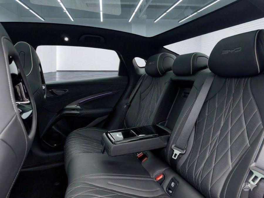 Balts BYD Seal 2024 Viļņa, ar dzinēja tilpumu 0.00 L un nobraukumu 42 tūkst. km par 32000 €, foto 12 vietnē AUTOMOTO.COM.LV