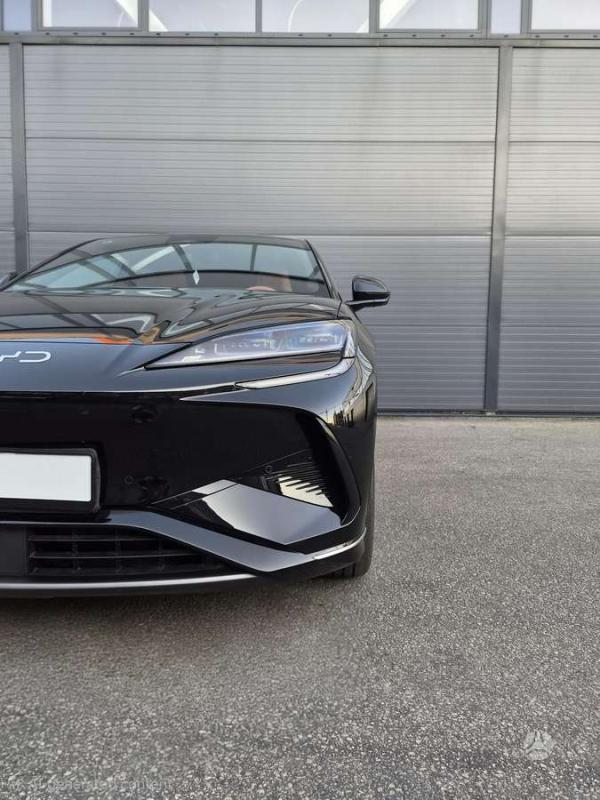 Black BYD Sealion 7 2025 in Klaipeda, with an engine capacity of 0.00 L and mileage of 14 thousand km for 39800 €, photo 8 on AUTOMOTO.COM.LV