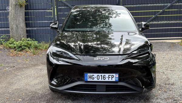 Melns BYD Sealion 7 2025 Jonava, ar dzinēja tilpumu 0.00 L un nobraukumu 10 tūkst. km par 25600 €, foto 2 vietnē AUTOMOTO.COM.LV
