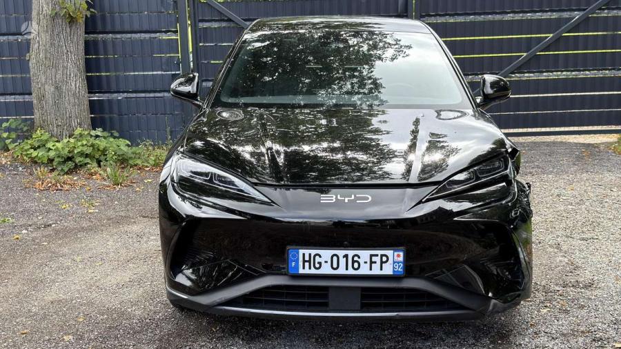 Black BYD Sealion 7 2025 in Jonava, with an engine capacity of 0.00 L and mileage of 10 thousand km for 25600 €, photo 3 on AUTOMOTO.COM.LV