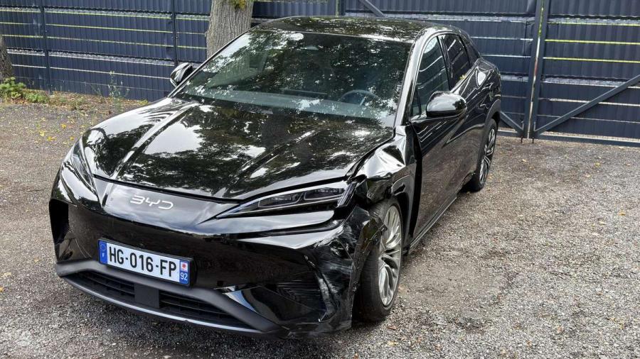 Black BYD Sealion 7 2025 in Jonava, with an engine capacity of 0.00 L and mileage of 10 thousand km for 25600 €, photo 4 on AUTOMOTO.COM.LV