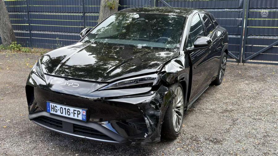 Black BYD Sealion 7 2025 in Jonava, with an engine capacity of 0.00 L and mileage of 10 thousand km for 25600 €, photo 11 on AUTOMOTO.COM.LV