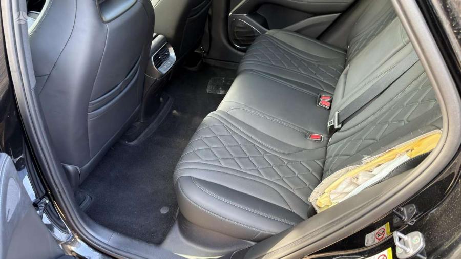 Black BYD Sealion 7 2025 in Jonava, with an engine capacity of 0.00 L and mileage of 10 thousand km for 25600 €, photo 21 on AUTOMOTO.COM.LV