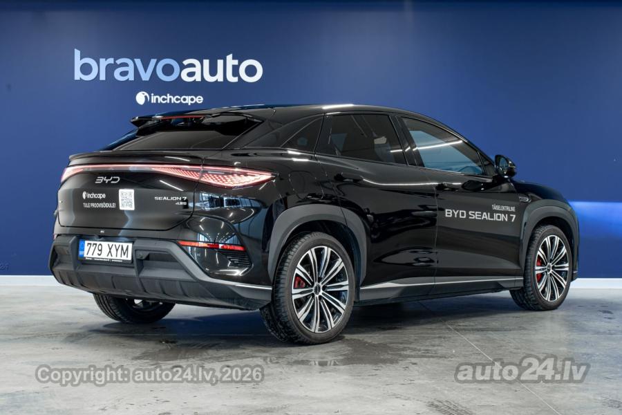 Melns BYD Sealion 7 2026 Tallina, ar dzinēja tilpumu 0.00 L un nobraukumu 18 tūkst. km par 58990 €, foto 5 vietnē AUTOMOTO.COM.LV