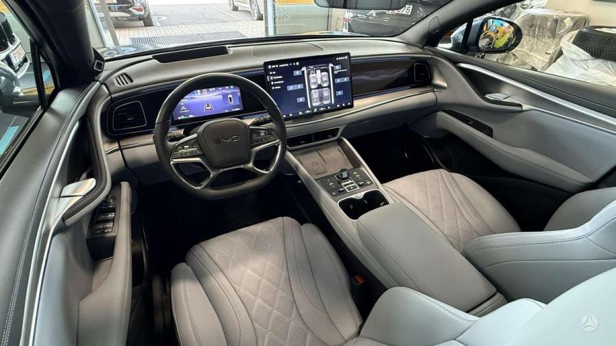 Blue BYD Sealion 7 2024 in Vilnius, with an engine capacity of 0.00 L and mileage of 16 thousand km for 49989 €, photo 11 on AUTOMOTO.COM.LV