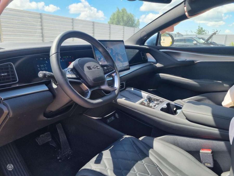 Grey BYD Sealion 7 2025 in Marijampole, with an engine capacity of 0.00 L and mileage of 4 thousand km for 31900 €, photo 12 on AUTOMOTO.COM.LV