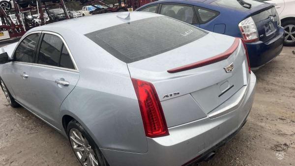 Pelēks Cadillac ATS 2017 Viļņa, ar dzinēja tilpumu 2.00 L un nobraukumu 157 tūkst. km par 6400 €, foto 8 vietnē AUTOMOTO.COM.LV