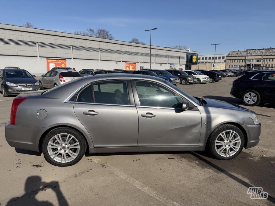 Grey Cadillac BLS 2006 in Vilnius, with an engine capacity of 2.00 L and mileage of 199 thousand km for 1649 €, photo 5 on AUTOMOTO.COM.LV