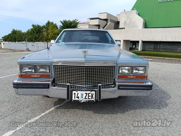 Blue Cadillac Brougham 1986 in Tallinn, with an engine capacity of 5.00 L and mileage of 98 thousand km for 8500 €, photo 8 on AUTOMOTO.COM.LV