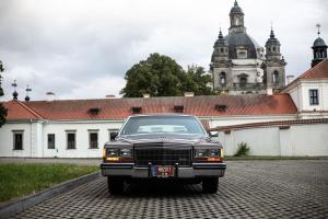 Brūns Cadillac Brougham 1982 Kauņa, ar dzinēja tilpumu 4.10 L un nobraukumu 87 tūkst. km par 10500 €, foto 4 vietnē AUTOMOTO.COM.LV