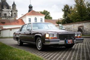 Brūns Cadillac Brougham 1982 Kauņa, ar dzinēja tilpumu 4.10 L un nobraukumu 87 tūkst. km par 10500 €, foto 9 vietnē AUTOMOTO.COM.LV