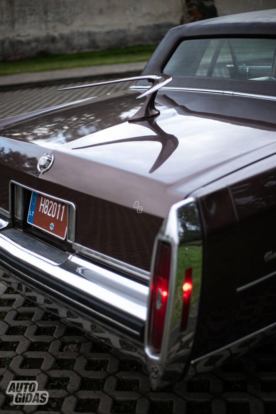 Brūns Cadillac Brougham 1982 Kauņa, ar dzinēja tilpumu 4.10 L un nobraukumu 87 tūkst. km par 10500 €, foto 13 vietnē AUTOMOTO.COM.LV