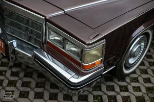 Brūns Cadillac Brougham 1982 Kauņa, ar dzinēja tilpumu 4.10 L un nobraukumu 87 tūkst. km par 11500 €, foto 3 vietnē AUTOMOTO.COM.LV