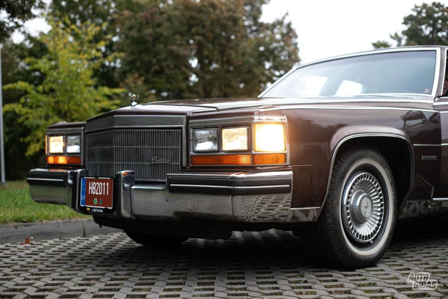 Brūns Cadillac Brougham 1982 Kauņa, ar dzinēja tilpumu 4.10 L un nobraukumu 87 tūkst. km par 11500 €, foto 17 vietnē AUTOMOTO.COM.LV