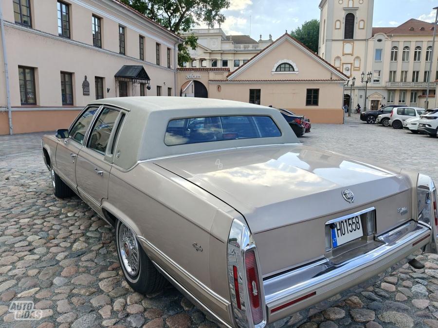 Cadillac Brougham 1992 in Kaunas, with an engine capacity of 5.70 L and mileage of 60 thousand km for 14000 €, photo 3 on AUTOMOTO.COM.LV
