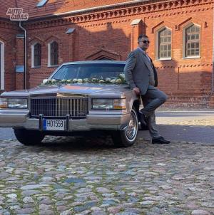 Cadillac Brougham 1992 in Kaunas, with an engine capacity of 5.70 L and mileage of 60 thousand km for 14000 €, photo 10 on AUTOMOTO.COM.LV