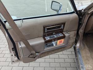 Cadillac Brougham 1992 in Kaunas, with an engine capacity of 5.70 L and mileage of 60 thousand km for 14000 €, photo 12 on AUTOMOTO.COM.LV