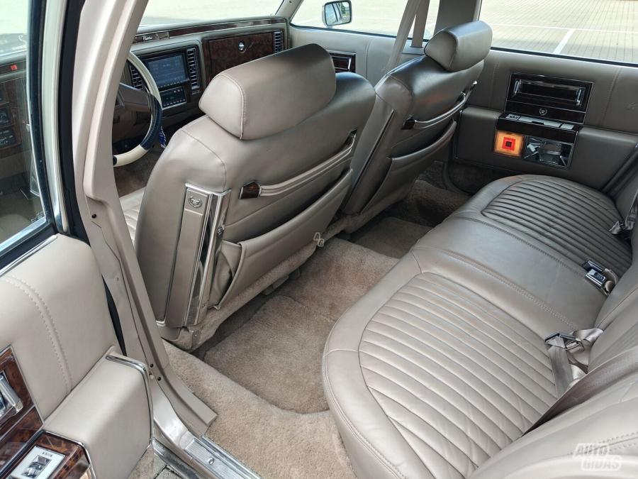 Cadillac Brougham 1992 in Kaunas, with an engine capacity of 5.70 L and mileage of 60 thousand km for 14000 €, photo 15 on AUTOMOTO.COM.LV