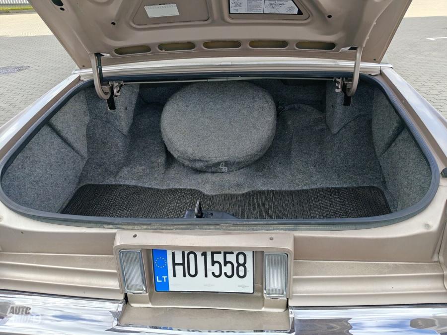 Cadillac Brougham 1992 in Kaunas, with an engine capacity of 5.70 L and mileage of 60 thousand km for 14000 €, photo 16 on AUTOMOTO.COM.LV