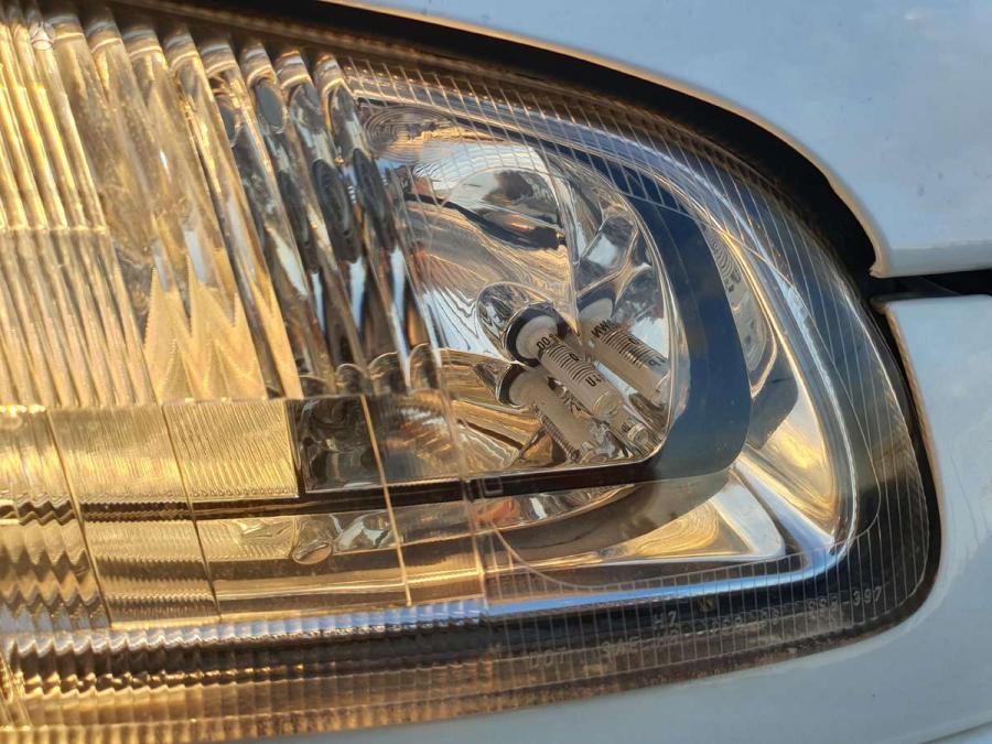Balts Cadillac Catera 1998 Viļņa, ar dzinēja tilpumu 2.96 L un nobraukumu 112 tūkst. km par 4999 €, foto 12 vietnē AUTOMOTO.COM.LV