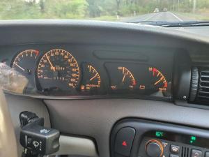 Balts Cadillac Catera 1998 Viļņa, ar dzinēja tilpumu 2.96 L un nobraukumu 112 tūkst. km par 4999 €, foto 16 vietnē AUTOMOTO.COM.LV