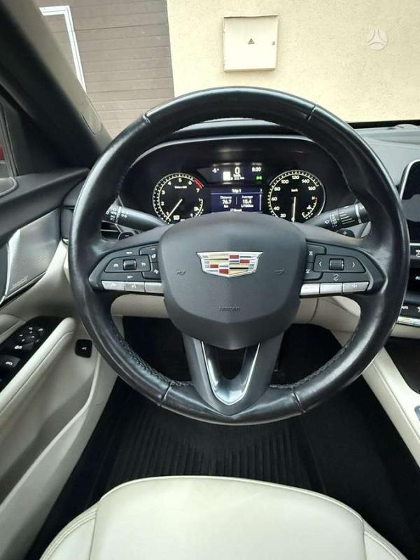 Красный Кадиллак CT4 2021 в Каунас, объемом двигателя 2.00 л и пробегом 48 тыс. км за 21500 €, фото 11 на AUTOMOTO.COM.LV