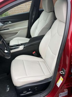 Sarkans Cadillac CT4 2021 Kauņa, ar dzinēja tilpumu 2.00 L un nobraukumu 60 tūkst. km par 18900 €, foto 7 vietnē AUTOMOTO.COM.LV
