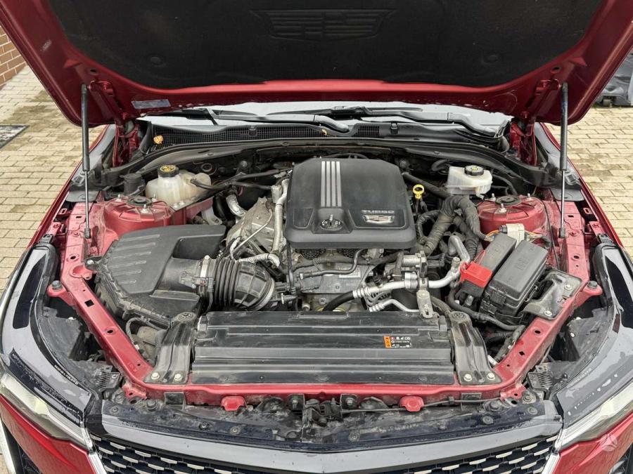 Sarkans Cadillac CT4 2021 Kauņa, ar dzinēja tilpumu 2.00 L un nobraukumu 60 tūkst. km par 18900 €, foto 10 vietnē AUTOMOTO.COM.LV