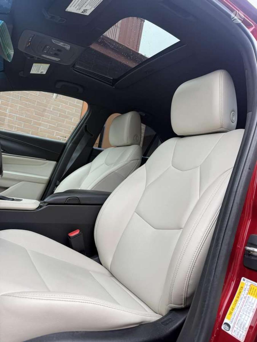 Sarkans Cadillac CT4 2021 Kauņa, ar dzinēja tilpumu 2.00 L un nobraukumu 60 tūkst. km par 18900 €, foto 12 vietnē AUTOMOTO.COM.LV