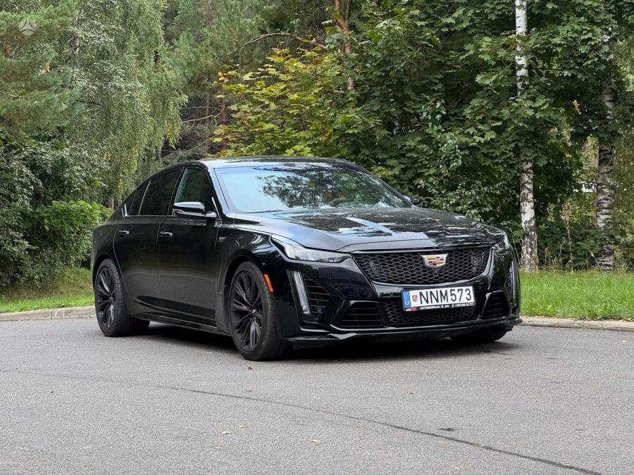Melns Cadillac CT5 2024 Viļņa, ar dzinēja tilpumu 6.16 L un nobraukumu 13 tūkst. km par 89000 €, foto 1 vietnē AUTOMOTO.COM.LV