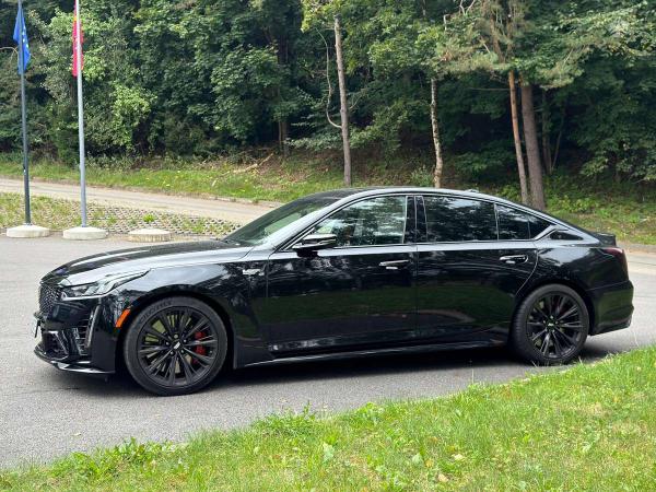 Черный Кадиллак CT5 2024 в Вильнюс, объемом двигателя 6.16 л и пробегом 13 тыс. км за 89000 €, фото 5 на AUTOMOTO.COM.LV