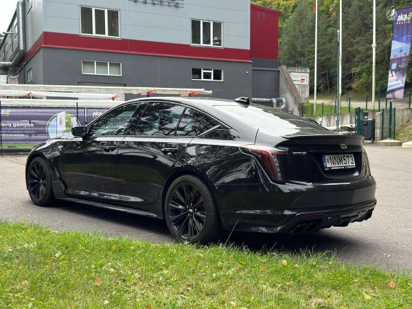 Черный Кадиллак CT5 2024 в Вильнюс, объемом двигателя 6.16 л и пробегом 13 тыс. км за 89000 €, фото 6 на AUTOMOTO.COM.LV
