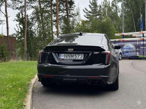 Черный Кадиллак CT5 2024 в Вильнюс, объемом двигателя 6.16 л и пробегом 13 тыс. км за 89000 €, фото 7 на AUTOMOTO.COM.LV