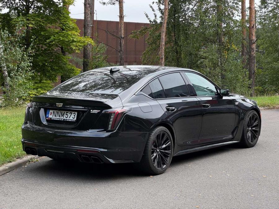 Melns Cadillac CT5 2024 Viļņa, ar dzinēja tilpumu 6.16 L un nobraukumu 13 tūkst. km par 89000 €, foto 8 vietnē AUTOMOTO.COM.LV