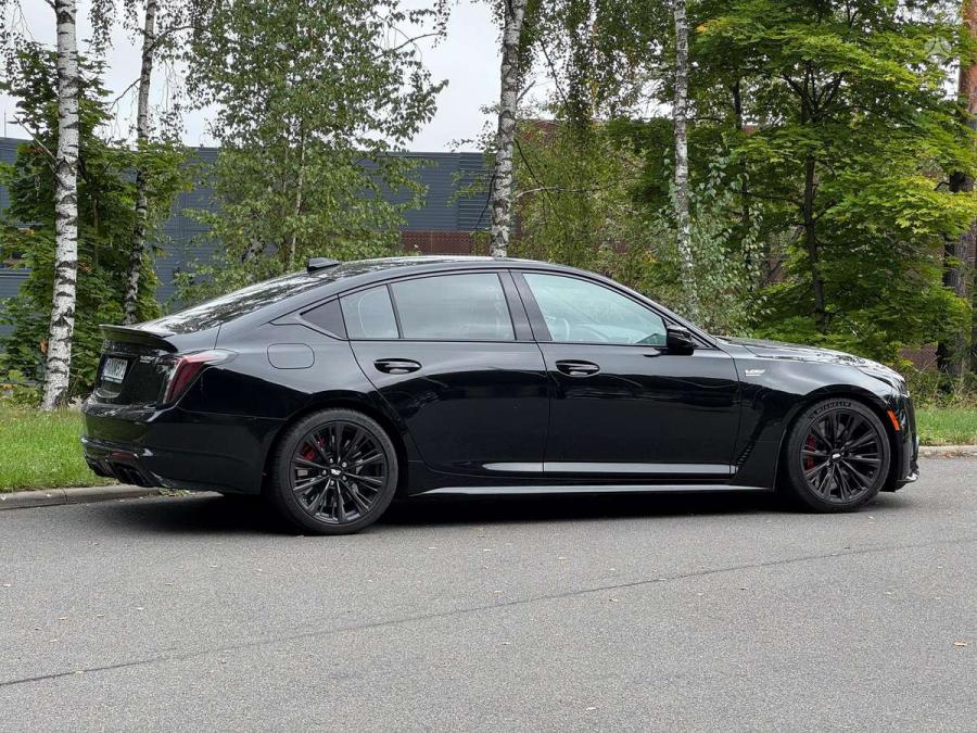 Melns Cadillac CT5 2024 Viļņa, ar dzinēja tilpumu 6.16 L un nobraukumu 13 tūkst. km par 89000 €, foto 9 vietnē AUTOMOTO.COM.LV