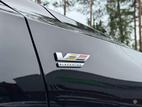 Черный Кадиллак CT5 2024 в Вильнюс, объемом двигателя 6.16 л и пробегом 13 тыс. км за 89000 €, фото 11 на AUTOMOTO.COM.LV