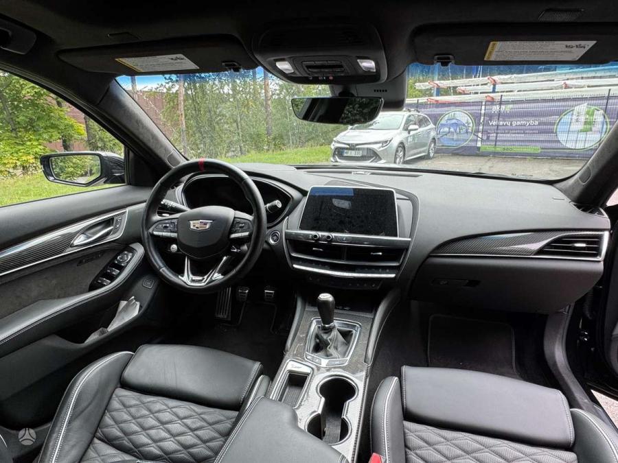 Melns Cadillac CT5 2024 Viļņa, ar dzinēja tilpumu 6.16 L un nobraukumu 13 tūkst. km par 89000 €, foto 16 vietnē AUTOMOTO.COM.LV