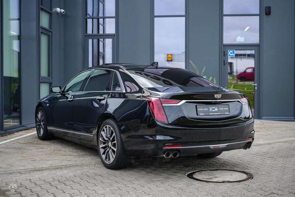 Black Cadillac CT6 2019 in Kaunas, with an engine capacity of 3.65 L and mileage of 119 thousand km for 29950 €, photo 9 on AUTOMOTO.COM.LV