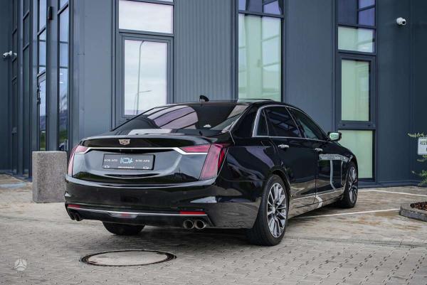 Black Cadillac CT6 2019 in Kaunas, with an engine capacity of 3.65 L and mileage of 119 thousand km for 29950 €, photo 10 on AUTOMOTO.COM.LV