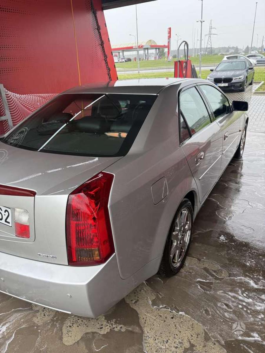 Grey Cadillac CTS 2004 in Mazeikiai, with an engine capacity of 3.20 L and mileage of 217 thousand km for 3000 €, photo 5 on AUTOMOTO.COM.LV